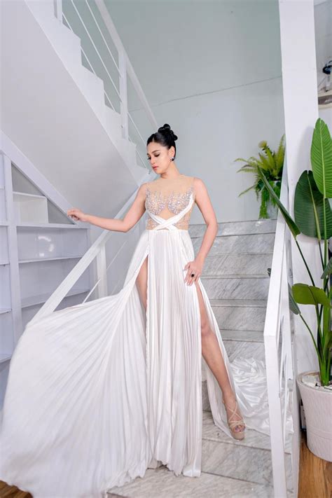 ២២ឆ្នាំមែន មើល រចនា រ៉ាវ៉ាឌី ស្អាតចាស់ទុំណាស់ Khmerload Cambodia Latest News