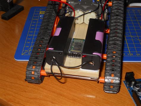 fpv virtual reality arduino controlled tracked robot 17 steps with