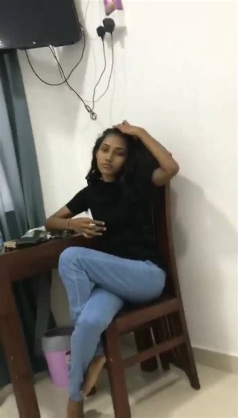 Sexy Desi GirlInvited Her Babefriend Ended Up Having Sex With Him At Her Home Total Video