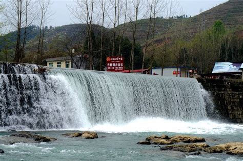堰坝 河道堰坝 景观堰坝 大山谷图库