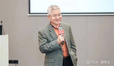 少一些致命的自负，多一些对市场的敬畏 张维迎 著名经济学家、北京大学国家发展研究院教授 暌违多年，张维迎教授新书《重新理解企业家精神》终于上市
