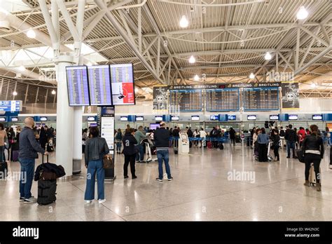 How Many Terminals Has Athens Airport Kupeg