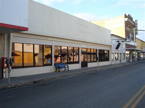 262 E Main St Eagle Pass Tx 78852 Loopnet