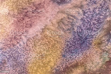 추상 미술 배경 갈색과 보라색 색상입니다 밝은 얼룩과 파란색 그라데이션 캔버스에 수채화 그림 갈색에 대한 스톡 사진 및 기타 이미지 Istock