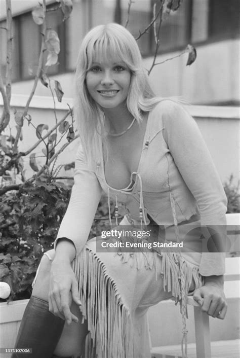 New Zealand Born Psychologist Writer And Performer Pamela News