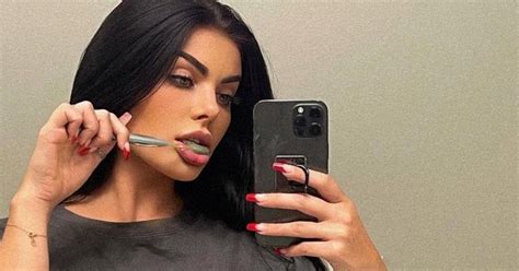 Oho Norjalainen Povipommi Katy Jo Raelyn Hypähtelee Nyt Bikineissä Tiktok Videoilla