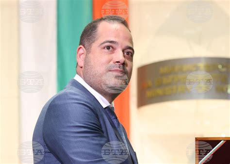 Служебният министър на вътрешните работи Калин Стоянов излезе с позиция във връзка с твърдения