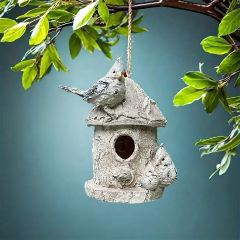 Смолиста къщичка за птици с кацнала птица и малки пиленца Temu Bulgaria