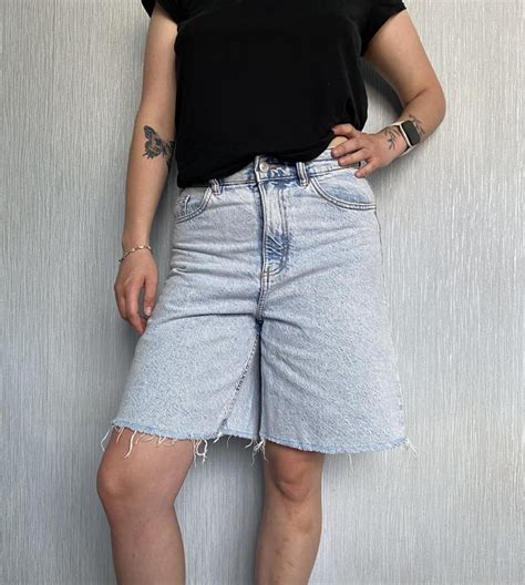 Джинсові шорти бермуди — ціна 470 грн у каталозі Шорти Купити жіночі речі за доступною ціною на