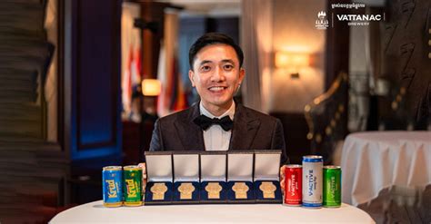 អ្នកឧកញ៉ា សំអាង វឌ្ឍនៈ អគ្គនាយកក្រុមហ៊ុន វឌ្ឍនៈ ប្រ៊ូវើរី ទៅទទួលពានរង្វាន់មេដាយមាស ចំនួន៥