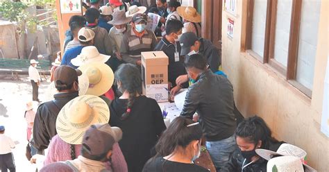 Tumultos Impacientes Y Largas Filas Para Votar En Zonas Rurales De Bolivia Infobae