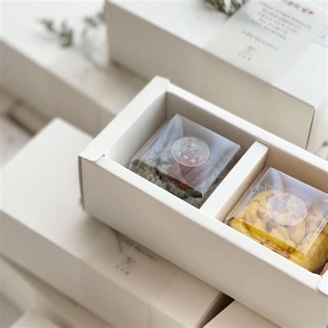 초하레 선생님들께 감사의 마음을 전합니다💕 곧 다가 올 스승의 날을 맞이하여 선생님께 미리 보내시는 감사 답례품입니다😁 선생님들과 같은반 친구들까지 함께 드실 수