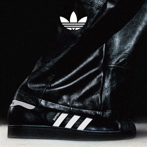 Factory 𝗔𝗱𝗶𝗱𝗮𝘀 სიმბოლო რომელიც უძლებს დროს აღმოაჩინე გერმანული