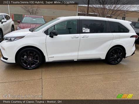Super White 2021 Toyota Sienna Xse Hybrid Graphite Interior