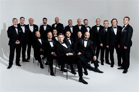 Творческие коллективы и администрация Дворца искусств Краснодарское муниципальное творческое