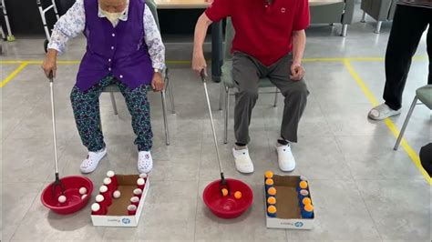 박진감 넘치는 🤩 탁구공 옮기기 🏓 주간보호센 어르신 놀이운동 노인 활동 탁구공 노인
