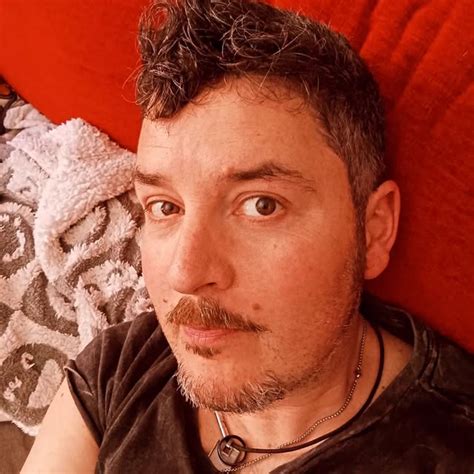 Joan Pascual Joan Pascual • Threads Say More