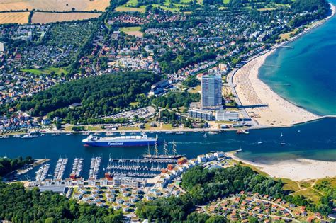 Travemünde Aus Der Vogelperspektive Ortskern Am Uferbereich Des Trave