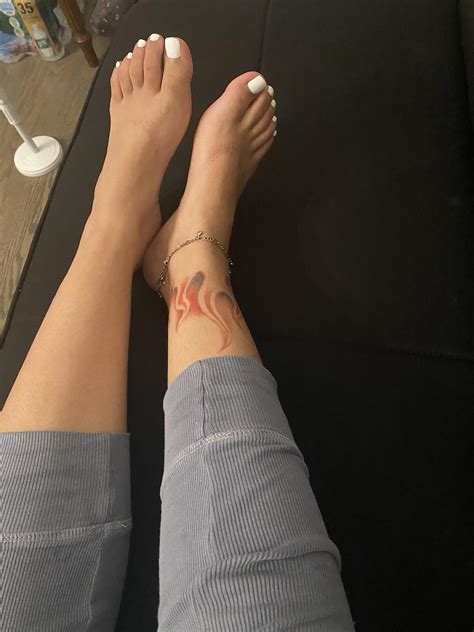 White Toes For The Win 🥵🦶🏻 R Whitetoes