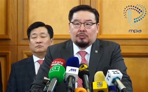 Г Занданшатар Гадаадын иргэнд 100 жилээр газар эзэмшүүлэх заалтыг хүчингүй болгох хуулийн