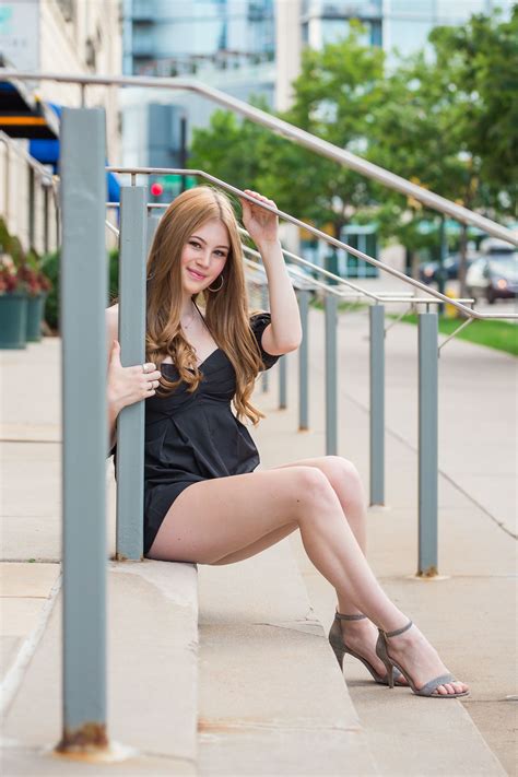 Women With Beautiful Legs Gorgeous Girls Senior Photos Senior