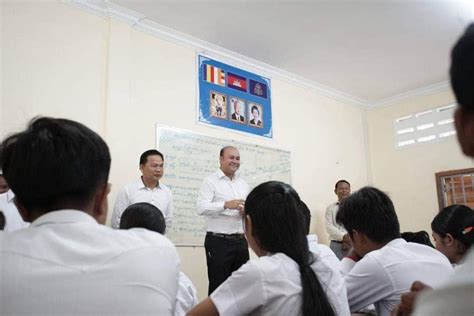 លោក ហ៊ុន ម៉ានី ៖ អបអរសាទរ ថ្ងៃបើកបវេសនកាល ឆ្នាំសិក្សាថ្មី ២០២២ ២០២៣ សារព័ត៌មាន នគរវត្ត