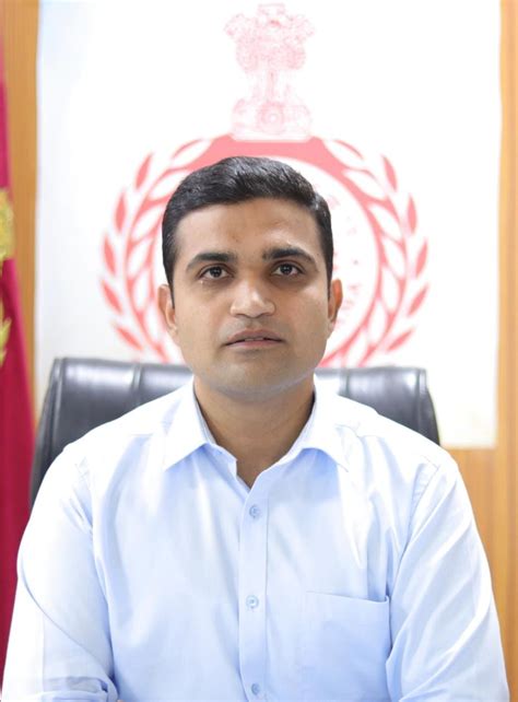 2010 बैच के आईएएस अधिकारी अक्षय कुमार सिंह फरीदाबाद लोकसभा सीट के लिए