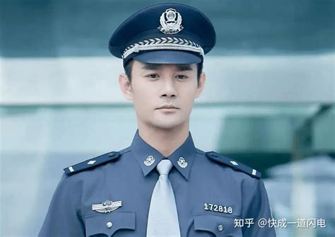 王凯的制服真的是yyds，新剧《向风而行》造型太无敌了！ 知乎