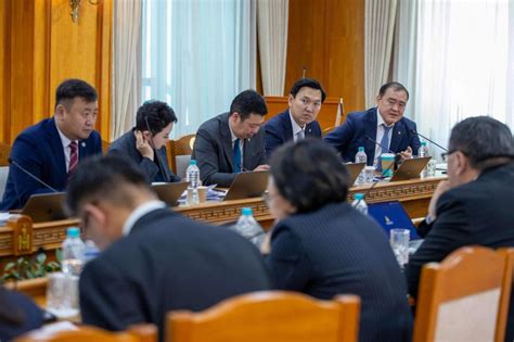 Байгалийн хий дамжуулах хоолой барих төслийн талаар хэлэлцэж байна