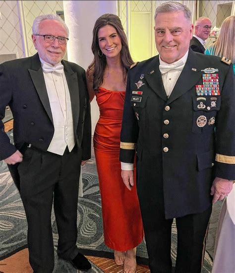 Kaitlan Collins S Feet I Piedi Di Kaitlan Collins Page Celebrities Feet