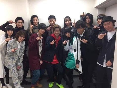 假面骑士零一 伊兹访谈，因为身高原因担心自己能不能演好 搜狐大视野 搜狐新闻