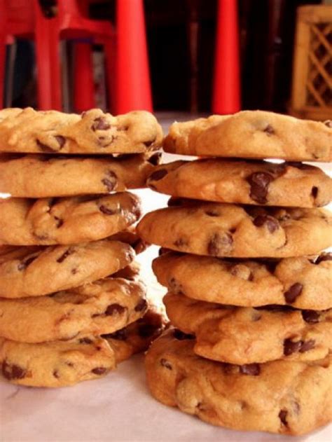 Рецепта за бисквитки с парченца шоколад кулинарно бг