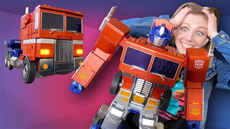 This 1000 Optimus Prime Robot Transforms All On Its Own
