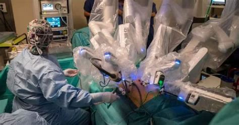 First Successful Telesurgery Doctor Conduct Robotic Surgery From Rome To Beijing