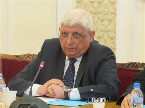 Когато Русия губи на бойното поле атакува с ракети цивилното население смята Аню Ангелов