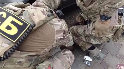 ФСБ показало момент задержания севастопольца который шпионил в пользу Украины Лента новостей