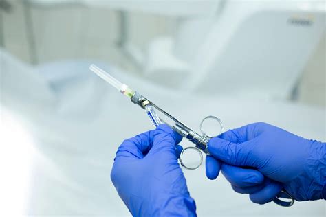 간호사 건강 건강 서비스 깨끗한 날카로운 독감 예방 주사 면역 멸균 된 바늘 바늘이 달린 주사기 백신 접종