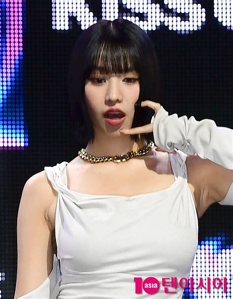 키스오브라이프 나띠 오늘의 핫걸[ten포토]