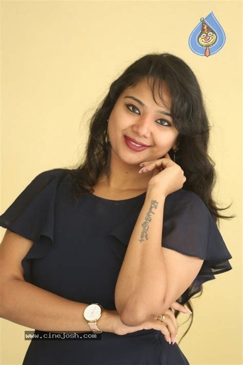 Actress Lizee Gopal Photos Photo 8 Of 21