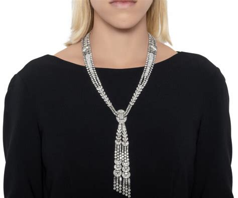 Colar Centenário Da Van Cleef And Arpels Supera Expectativas Na Sothebys