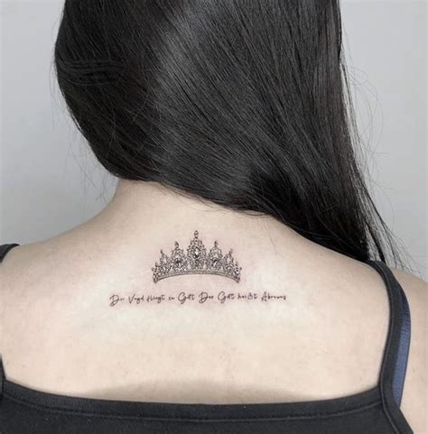 Tatoo에 있는 핀 왕관