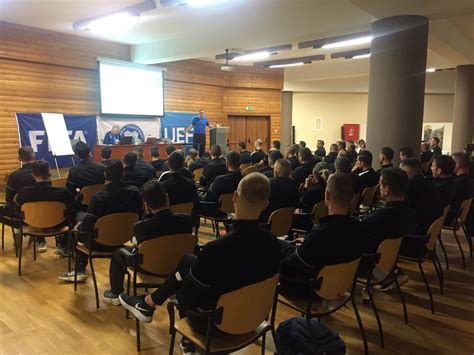 O MaΝΤΑΛΟΣ ΔΕΝ ΧΑΙΔΕΨΕ ΑΥΤΙΑ ΣΤΗΝ ΟΜΙΛΙΑ ΜΑΘΗΜΑ ΠΟΥ ΕΚΑΝΕ ΣΤΟΥΣ ΔΙΑΤΗΤΕΣ ΜΕ ΘΕΜΑ ΠΕΝΑΛΤΥ ΚΑΙ