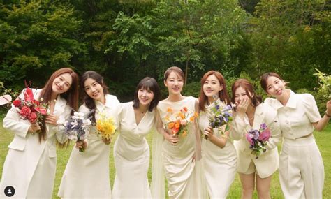의리의 레인보우 고우리 브라이덜 파티에 완전체 집합 [인스타]