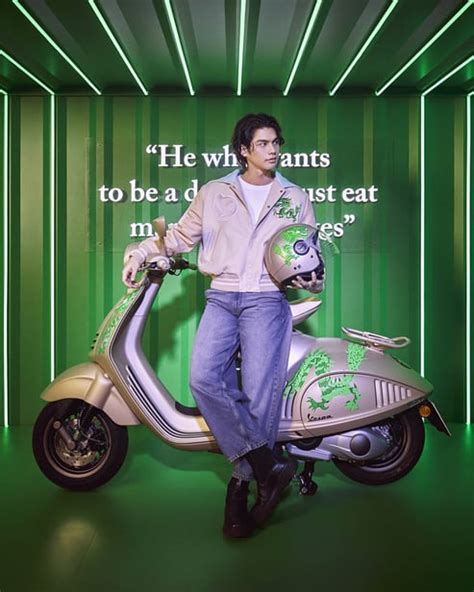 เฉลิมฉลองศักราชแห่งมังกรกับ Vespa 946 Dragon ที่ฮ่องกง