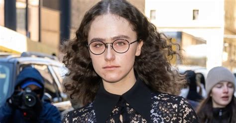 Forget The Doctorskamalas Stepdaughter S Shocking Diy Pain Management List Goes Viral