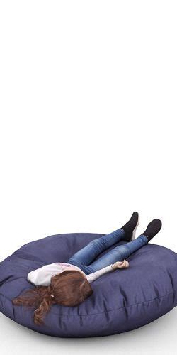 Lara Posed 004 RENDERPEOPLE