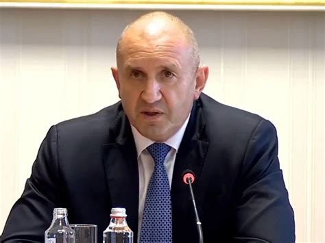 Ще наложи ли президента вето на закона спиращ ЛГБТ пропагандата в училище