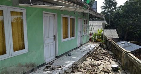 4 Người Thiệt Mạng Do Quán Càphê đổ Sập Trong động đất Tại Indonesia