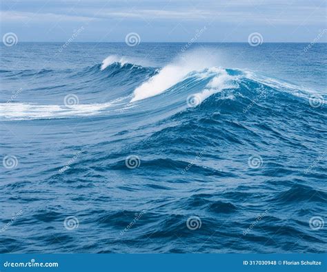 Abstract Ocean Waves Pattern In Shades Of Blue For Artistic Backgrounds Stock Illustration