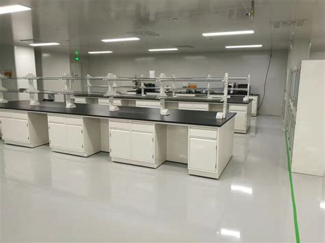 实验室吊顶施工 苏州比斯克科技工程有限公司 苏州实验室设计 实验室装修 实验室家具 试验台 通风柜 化验室布局 微生物实验室 恒温恒湿实验室 实验室排风系统 实验室新风系统 集中供气 药品柜